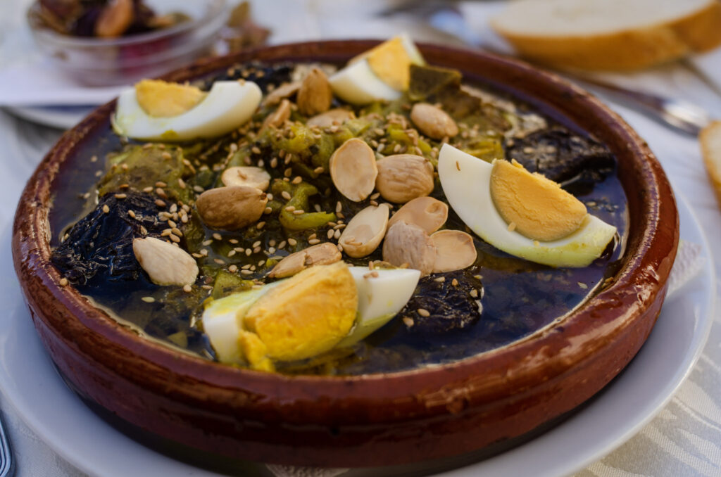 Spain 9 - Chicken Tajine and Flamenco - The Farnoudian Chronicles